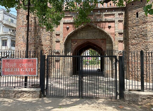 Daryaganj: The Birth place of butter chicken and dal makhani - Enroute ...